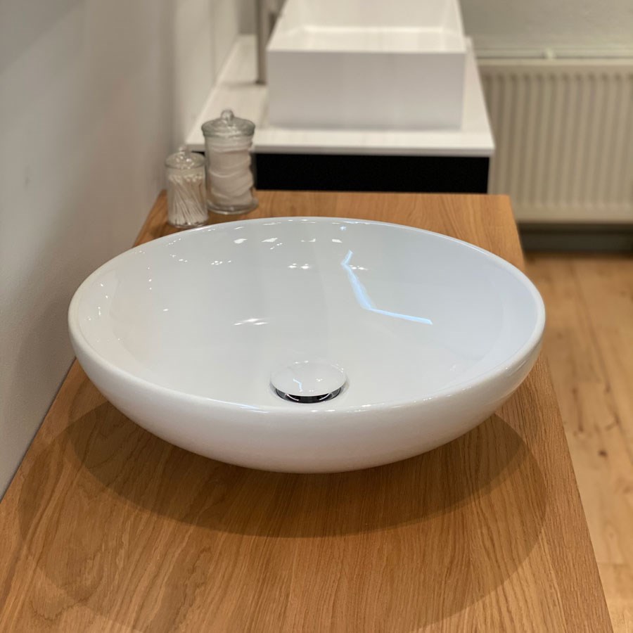 Skålformat handfat for placering på bänkskiva från italien